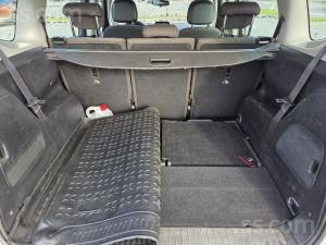 Grey Opel Zafira 2012 in Riga, with an engine capacity of 2.00 L and mileage of 291 thousand km for 3350 €, photo 9 on AUTOMOTO.COM.LV