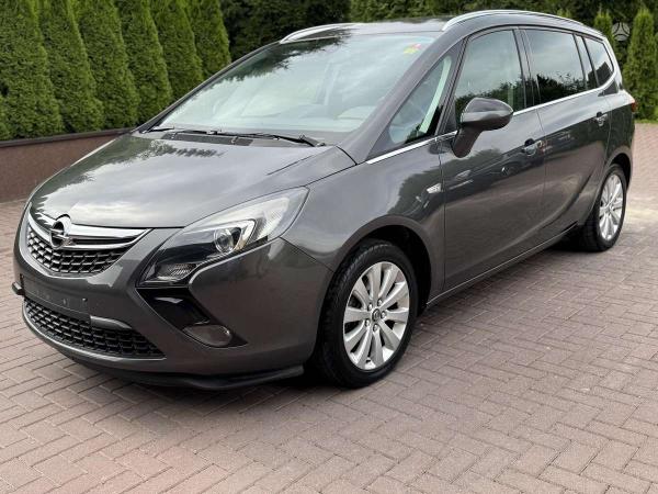 Grey Opel Zafira 2012 in Utena, with an engine capacity of 2.00 L and mileage of 248 thousand km for 4650 €, photo 1 on AUTOMOTO.COM.LV