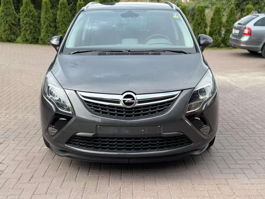 Grey Opel Zafira 2012 in Utena, with an engine capacity of 2.00 L and mileage of 248 thousand km for 4650 €, photo 3 on AUTOMOTO.COM.LV