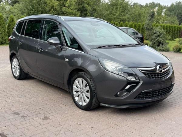 Grey Opel Zafira 2012 in Utena, with an engine capacity of 2.00 L and mileage of 248 thousand km for 4650 €, photo 4 on AUTOMOTO.COM.LV