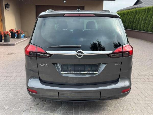 Grey Opel Zafira 2012 in Utena, with an engine capacity of 2.00 L and mileage of 248 thousand km for 4650 €, photo 6 on AUTOMOTO.COM.LV