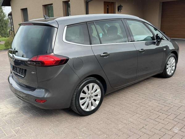 Grey Opel Zafira 2012 in Utena, with an engine capacity of 2.00 L and mileage of 248 thousand km for 4650 €, photo 7 on AUTOMOTO.COM.LV