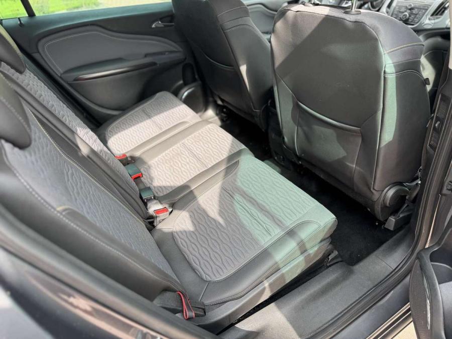 Grey Opel Zafira 2012 in Utena, with an engine capacity of 2.00 L and mileage of 248 thousand km for 4650 €, photo 13 on AUTOMOTO.COM.LV