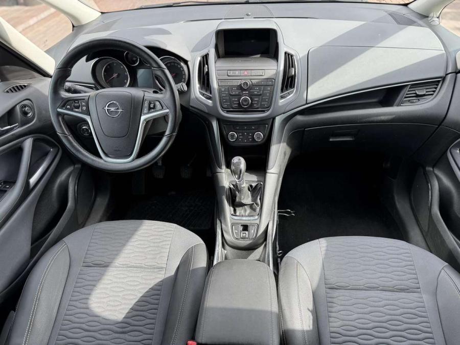 Grey Opel Zafira 2012 in Utena, with an engine capacity of 2.00 L and mileage of 248 thousand km for 4650 €, photo 14 on AUTOMOTO.COM.LV