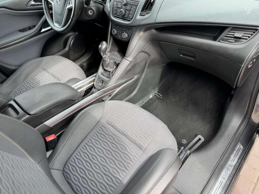 Grey Opel Zafira 2012 in Utena, with an engine capacity of 2.00 L and mileage of 248 thousand km for 4650 €, photo 15 on AUTOMOTO.COM.LV