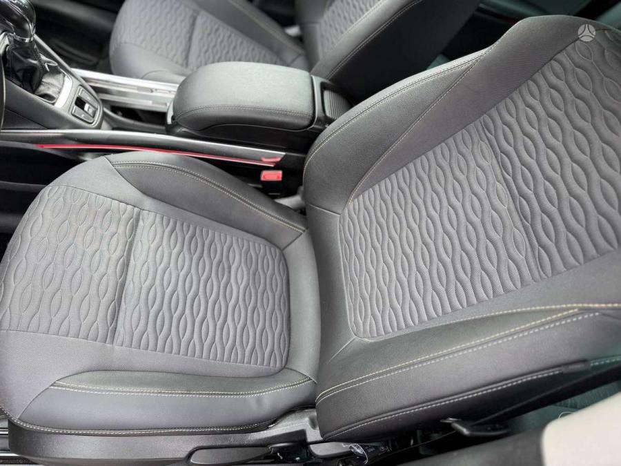 Grey Opel Zafira 2012 in Utena, with an engine capacity of 2.00 L and mileage of 248 thousand km for 4650 €, photo 16 on AUTOMOTO.COM.LV