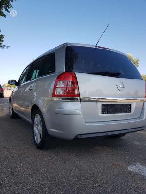 Grey Opel Zafira 2012 in Marijampole, with an engine capacity of 1.69 L and mileage of 204 thousand km for 3850 €, photo 1 on AUTOMOTO.COM.LV