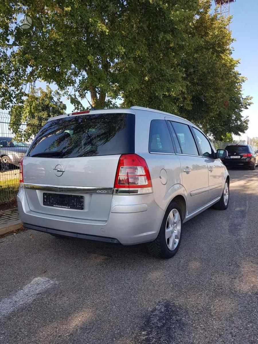 Grey Opel Zafira 2012 in Marijampole, with an engine capacity of 1.69 L and mileage of 204 thousand km for 3850 €, photo 5 on AUTOMOTO.COM.LV