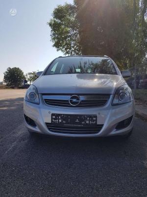 Grey Opel Zafira 2012 in Marijampole, with an engine capacity of 1.69 L and mileage of 204 thousand km for 3850 €, photo 6 on AUTOMOTO.COM.LV