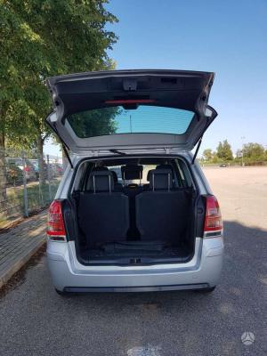 Grey Opel Zafira 2012 in Marijampole, with an engine capacity of 1.69 L and mileage of 204 thousand km for 3850 €, photo 8 on AUTOMOTO.COM.LV
