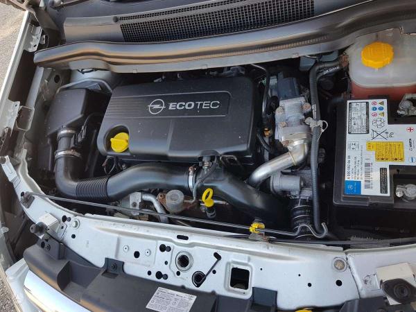 Grey Opel Zafira 2012 in Marijampole, with an engine capacity of 1.69 L and mileage of 204 thousand km for 3850 €, photo 9 on AUTOMOTO.COM.LV