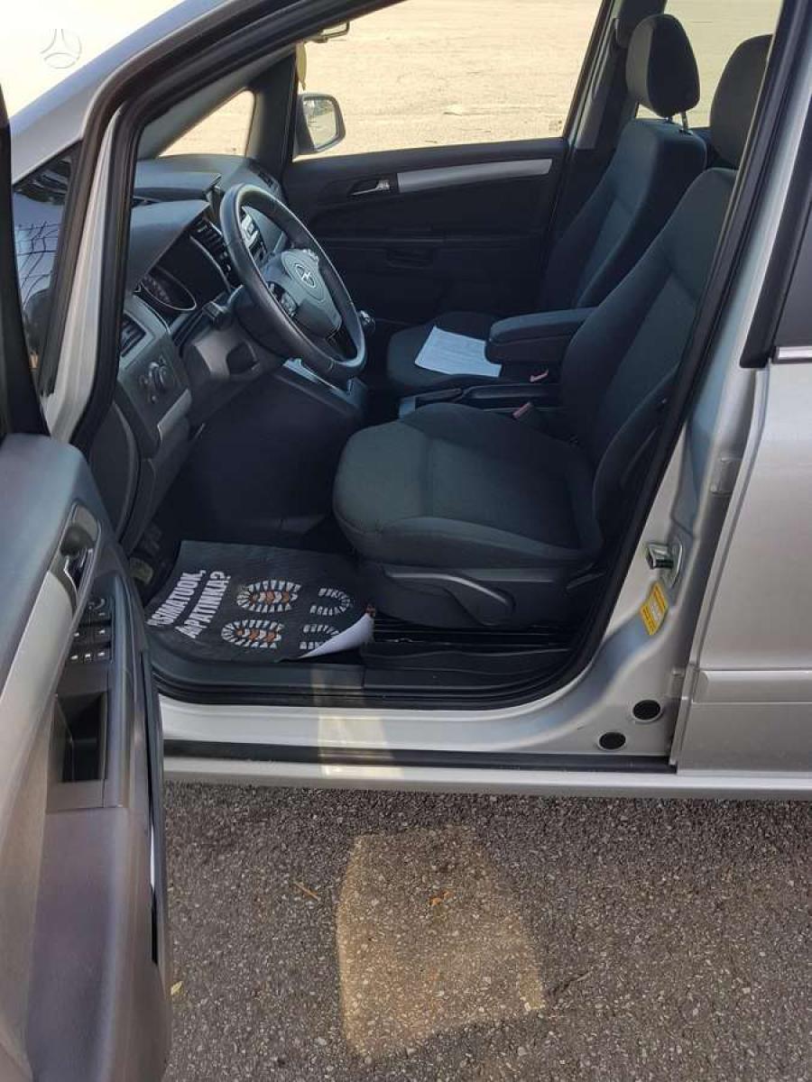 Grey Opel Zafira 2012 in Marijampole, with an engine capacity of 1.69 L and mileage of 204 thousand km for 3850 €, photo 11 on AUTOMOTO.COM.LV