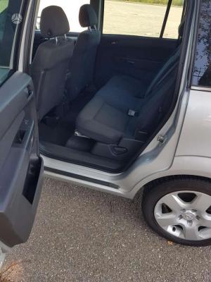 Grey Opel Zafira 2012 in Marijampole, with an engine capacity of 1.69 L and mileage of 204 thousand km for 3850 €, photo 12 on AUTOMOTO.COM.LV