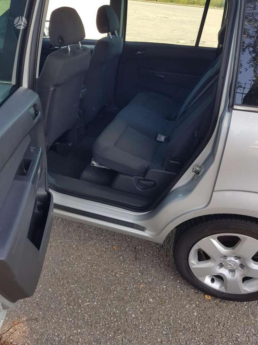 Grey Opel Zafira 2012 in Marijampole, with an engine capacity of 1.69 L and mileage of 204 thousand km for 3850 €, photo 12 on AUTOMOTO.COM.LV