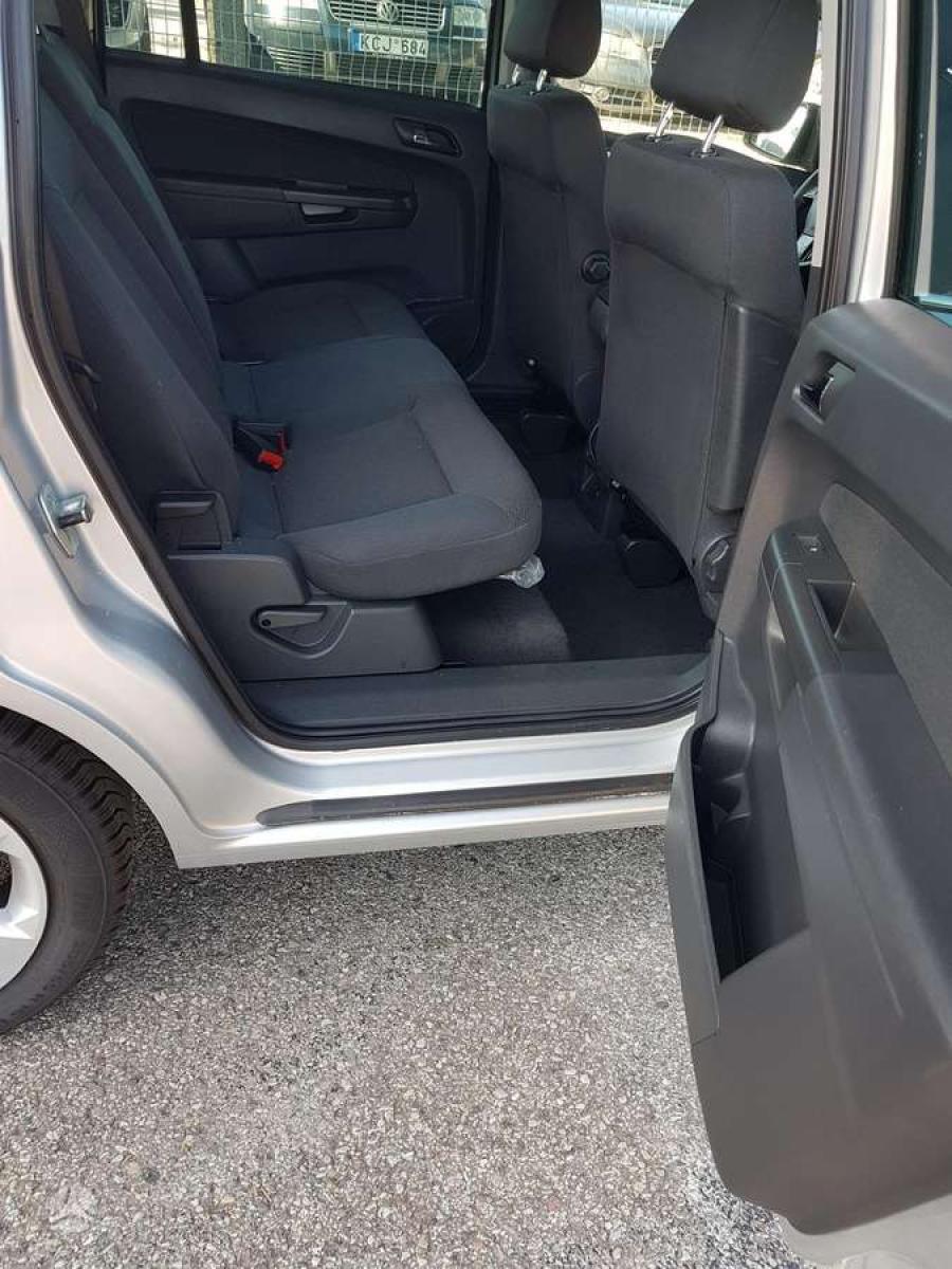 Grey Opel Zafira 2012 in Marijampole, with an engine capacity of 1.69 L and mileage of 204 thousand km for 3850 €, photo 13 on AUTOMOTO.COM.LV