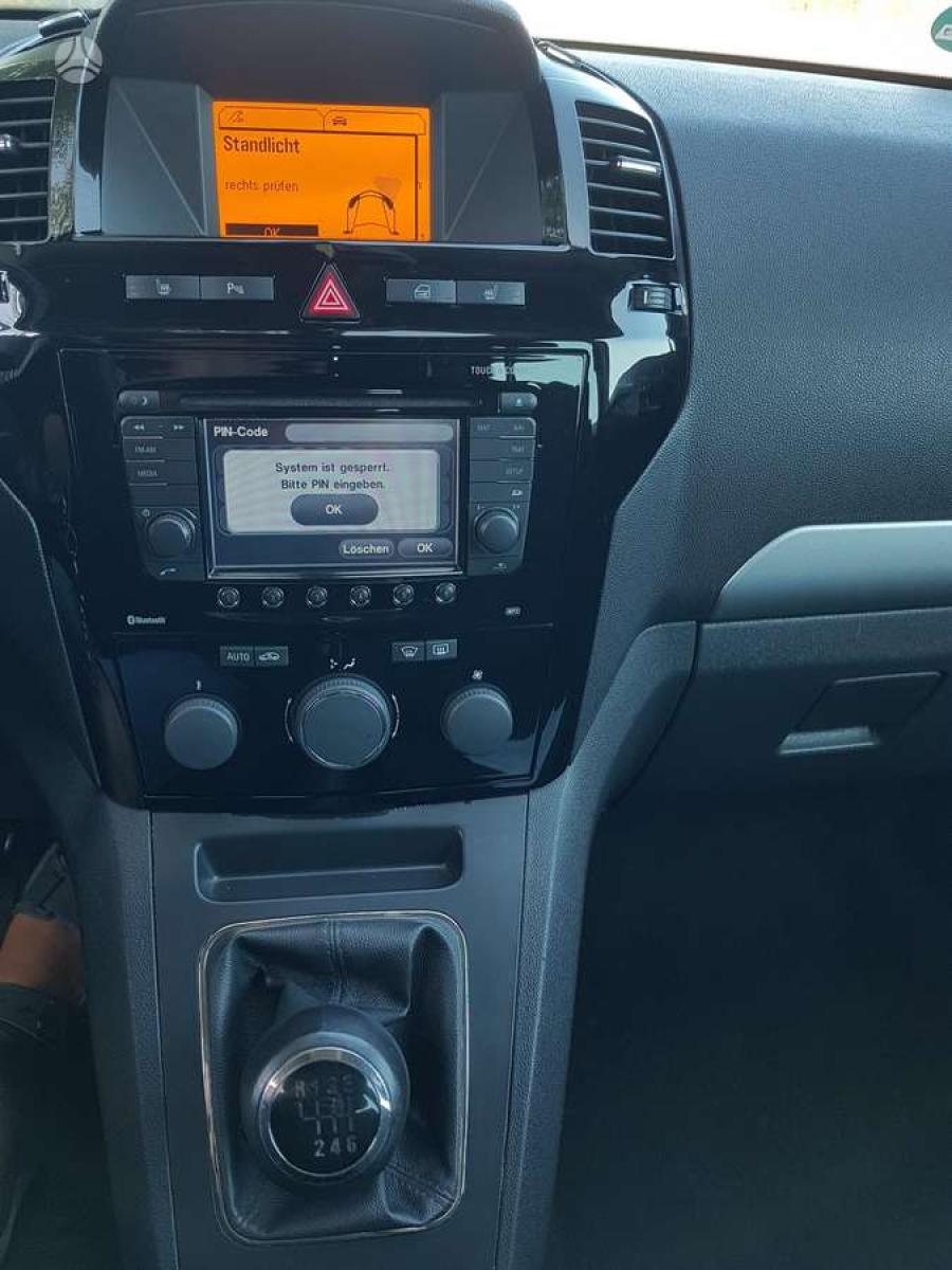 Grey Opel Zafira 2012 in Marijampole, with an engine capacity of 1.69 L and mileage of 204 thousand km for 3850 €, photo 14 on AUTOMOTO.COM.LV