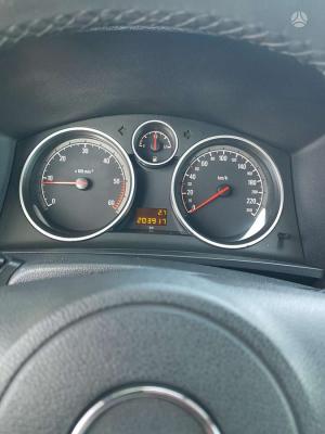 Grey Opel Zafira 2012 in Marijampole, with an engine capacity of 1.69 L and mileage of 204 thousand km for 3850 €, photo 16 on AUTOMOTO.COM.LV
