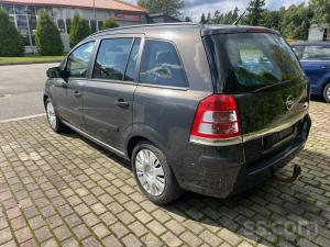 Grey Opel Zafira 2012 in Valmiera, with an engine capacity of 1.70 L and mileage of 127 thousand km for 3750 €, photo 5 on AUTOMOTO.COM.LV