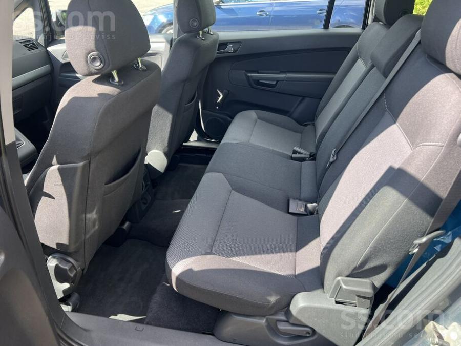 Grey Opel Zafira 2012 in Valmiera, with an engine capacity of 1.70 L and mileage of 127 thousand km for 3750 €, photo 8 on AUTOMOTO.COM.LV