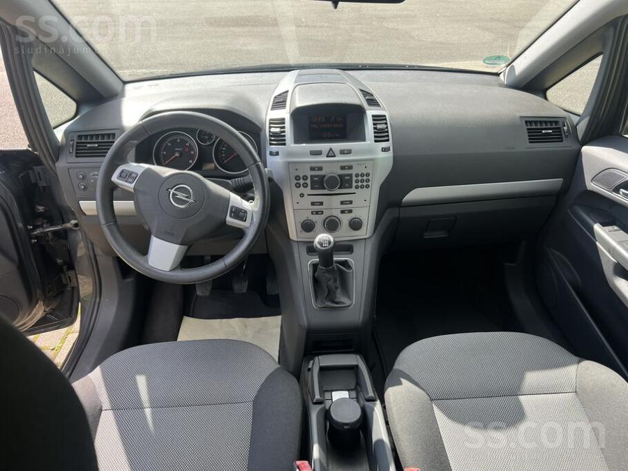 Grey Opel Zafira 2012 in Valmiera, with an engine capacity of 1.70 L and mileage of 127 thousand km for 3750 €, photo 9 on AUTOMOTO.COM.LV