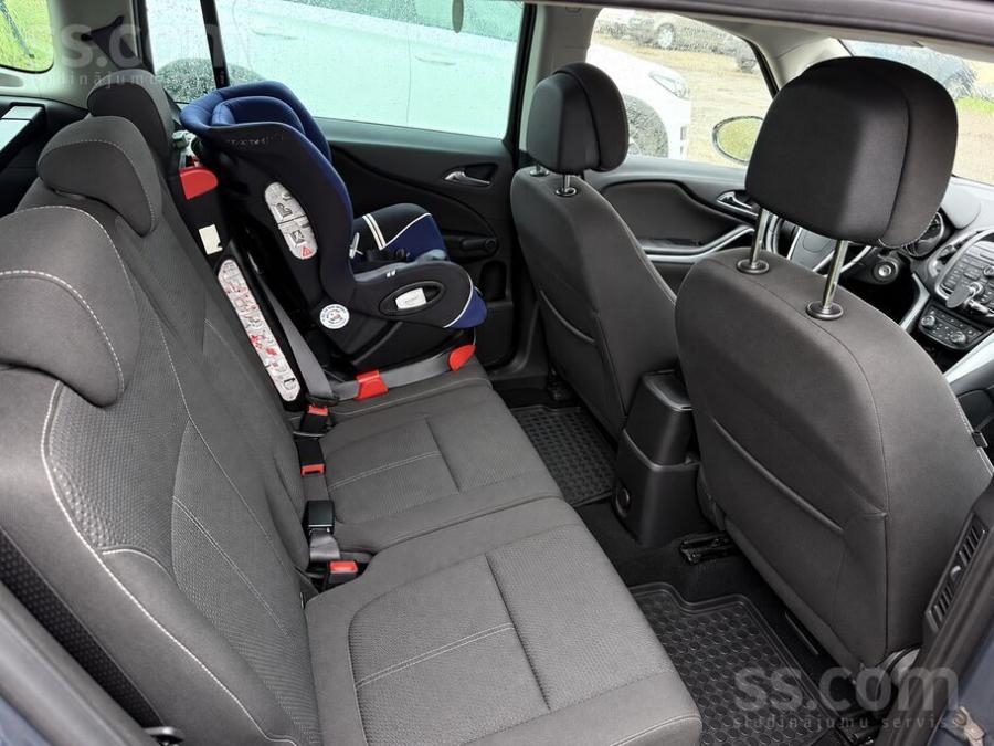 Pelēks Opel Zafira 2012 Rēzekne, ar dzinēja tilpumu 2.00 L un nobraukumu 256 tūkst. km par 7300 €, foto 18 vietnē AUTOMOTO.COM.LV