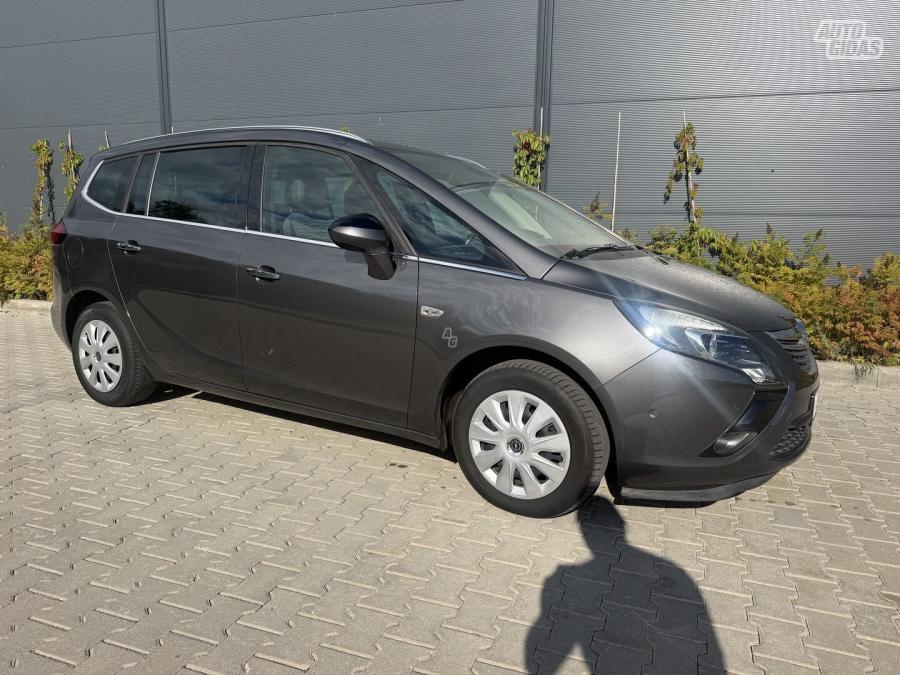 Grey Opel Zafira 2012 in Vilnius, with an engine capacity of 2.00 L and mileage of 230 thousand km for 4900 €, photo 9 on AUTOMOTO.COM.LV