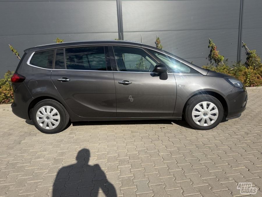 Grey Opel Zafira 2012 in Vilnius, with an engine capacity of 2.00 L and mileage of 230 thousand km for 4900 €, photo 10 on AUTOMOTO.COM.LV