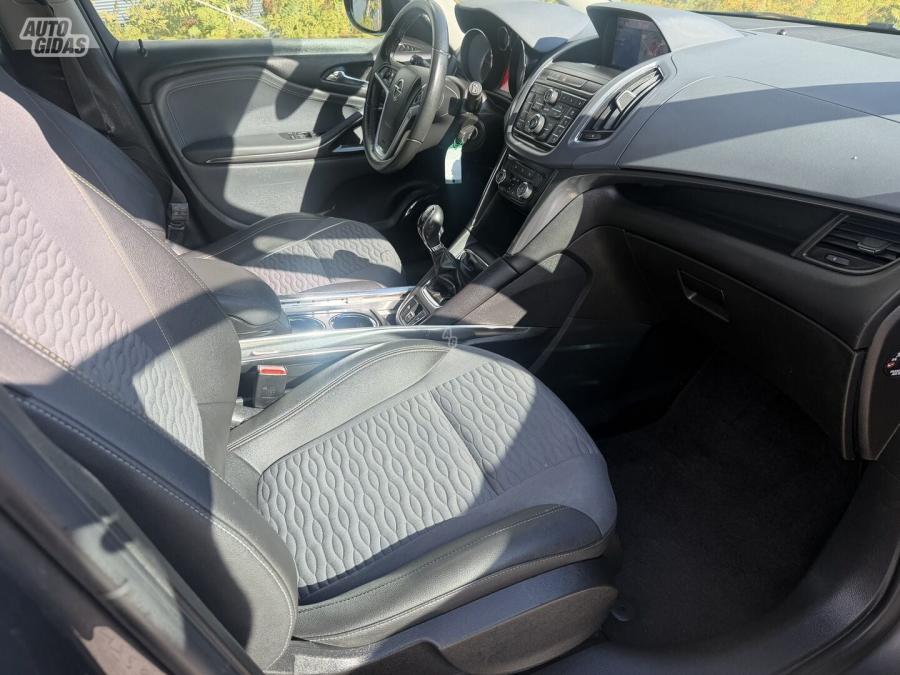 Grey Opel Zafira 2012 in Vilnius, with an engine capacity of 2.00 L and mileage of 230 thousand km for 4900 €, photo 12 on AUTOMOTO.COM.LV