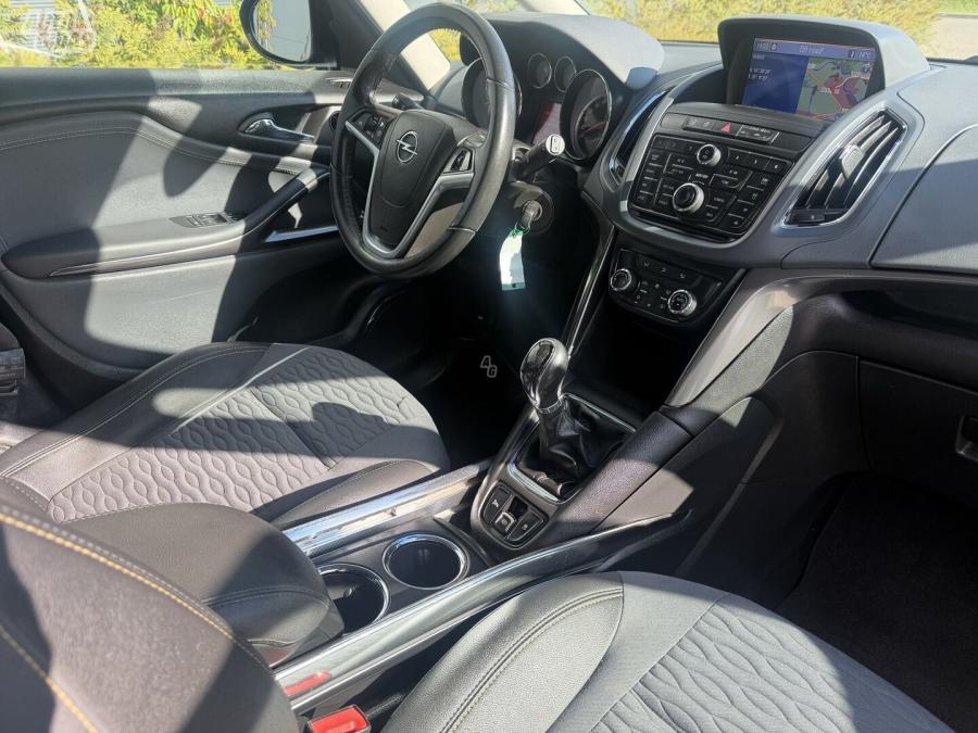 Grey Opel Zafira 2012 in Vilnius, with an engine capacity of 2.00 L and mileage of 230 thousand km for 4900 €, photo 13 on AUTOMOTO.COM.LV