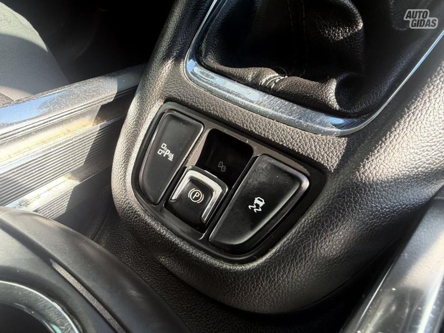 Grey Opel Zafira 2012 in Vilnius, with an engine capacity of 2.00 L and mileage of 230 thousand km for 4900 €, photo 15 on AUTOMOTO.COM.LV
