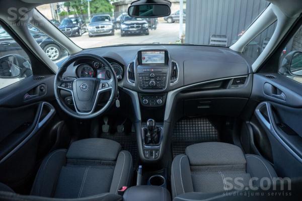 Opel Zafira 2012 Liepāja vietnē Pelēks Opel Zafira 2012 Liepāja, ar dzinēja tilpumu 2.00 L un nobraukumu 284 tūkst. km par 3900 €, foto 8 vietnē AUTOMOTO.COM.LV