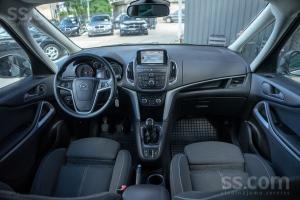 Pelēks Opel Zafira 2012 Liepāja, ar dzinēja tilpumu 2.00 L un nobraukumu 284 tūkst. km par 3900 €, foto 8 vietnē AUTOMOTO.COM.LV
