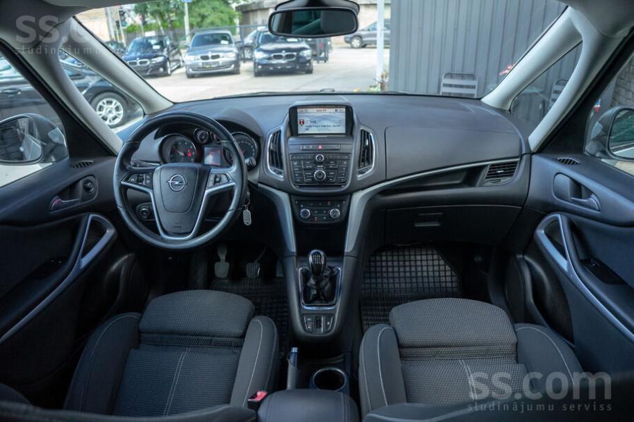 Pelēks Opel Zafira 2012 Liepāja, ar dzinēja tilpumu 2.00 L un nobraukumu 284 tūkst. km par 3900 €, foto 8 vietnē AUTOMOTO.COM.LV