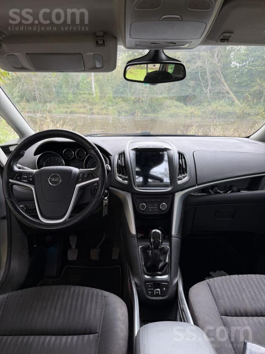 Grey Opel Zafira 2012 in Ogre, with an engine capacity of 1.40 L and mileage of 178 thousand km for 5400 €, photo 7 on AUTOMOTO.COM.LV
