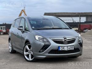 Grey Opel Zafira 2012 in Tukums, with an engine capacity of 2.00 L and mileage of 235 thousand km for 6590 €, photo  on AUTOMOTO.COM.LV