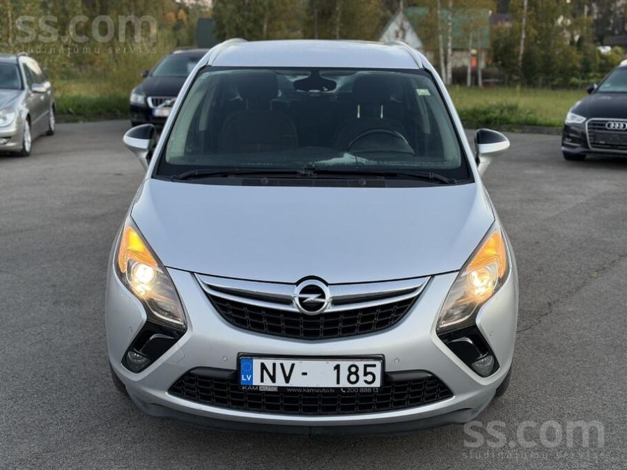 Grey Opel Zafira 2012 in Ogre, with an engine capacity of 2.00 L and mileage of 336 thousand km for 4300 €, photo 3 on AUTOMOTO.COM.LV