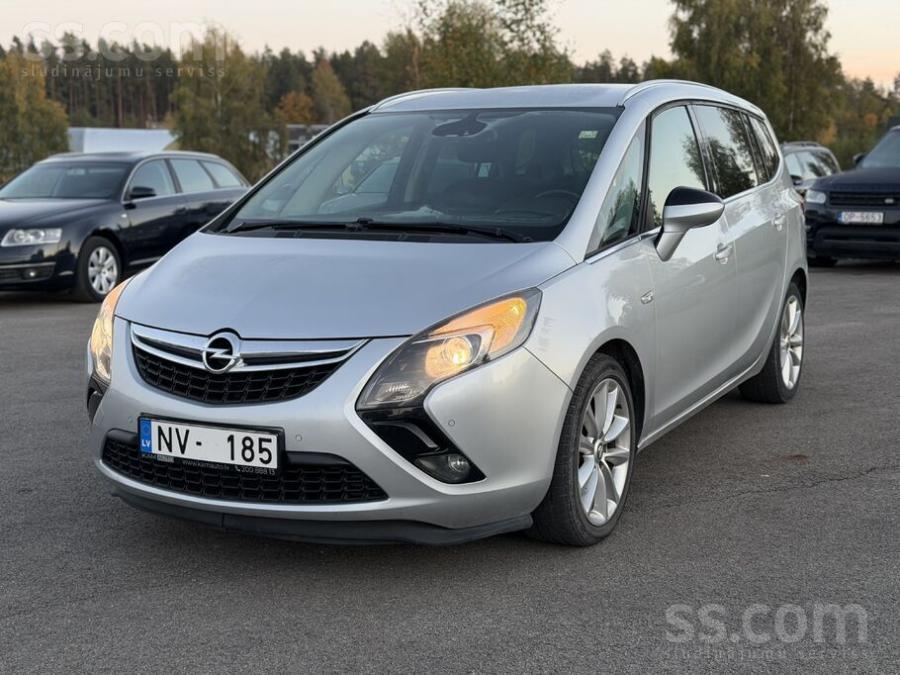Grey Opel Zafira 2012 in Ogre, with an engine capacity of 2.00 L and mileage of 336 thousand km for 4300 €, photo 4 on AUTOMOTO.COM.LV