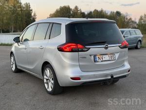 Grey Opel Zafira 2012 in Ogre, with an engine capacity of 2.00 L and mileage of 336 thousand km for 4300 €, photo 5 on AUTOMOTO.COM.LV