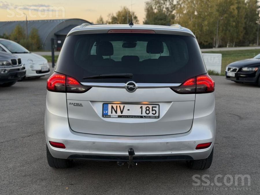 Grey Opel Zafira 2012 in Ogre, with an engine capacity of 2.00 L and mileage of 336 thousand km for 4300 €, photo 6 on AUTOMOTO.COM.LV