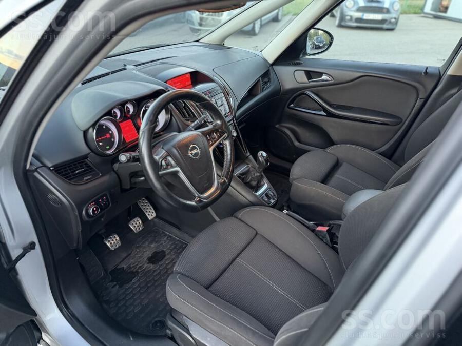 Grey Opel Zafira 2012 in Ogre, with an engine capacity of 2.00 L and mileage of 336 thousand km for 4300 €, photo 15 on AUTOMOTO.COM.LV