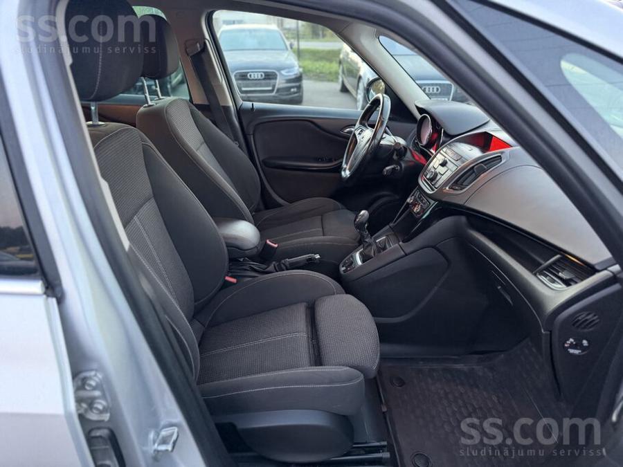 Grey Opel Zafira 2012 in Ogre, with an engine capacity of 2.00 L and mileage of 336 thousand km for 4300 €, photo 17 on AUTOMOTO.COM.LV