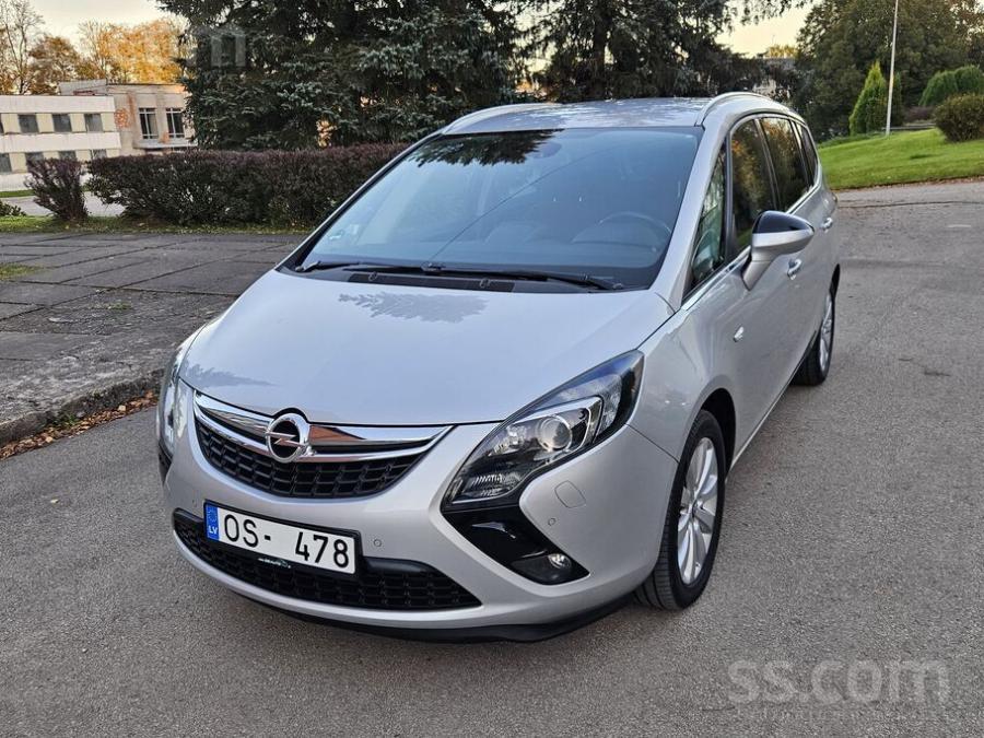 Grey Opel Zafira 2012 in Jekabpils, with an engine capacity of 2.00 L and mileage of 263 thousand km for 6290 €, photo 3 on AUTOMOTO.COM.LV