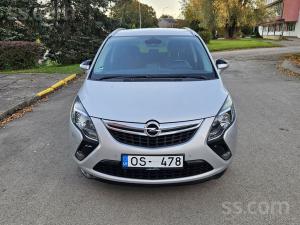 Grey Opel Zafira 2012 in Jekabpils, with an engine capacity of 2.00 L and mileage of 263 thousand km for 6290 €, photo 4 on AUTOMOTO.COM.LV