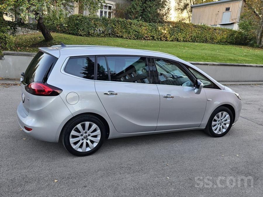 Grey Opel Zafira 2012 in Jekabpils, with an engine capacity of 2.00 L and mileage of 263 thousand km for 6290 €, photo 7 on AUTOMOTO.COM.LV