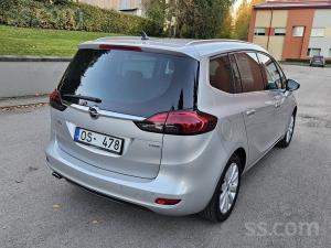 Grey Opel Zafira 2012 in Jekabpils, with an engine capacity of 2.00 L and mileage of 263 thousand km for 6290 €, photo 8 on AUTOMOTO.COM.LV