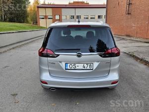 Grey Opel Zafira 2012 in Jekabpils, with an engine capacity of 2.00 L and mileage of 263 thousand km for 6290 €, photo 9 on AUTOMOTO.COM.LV