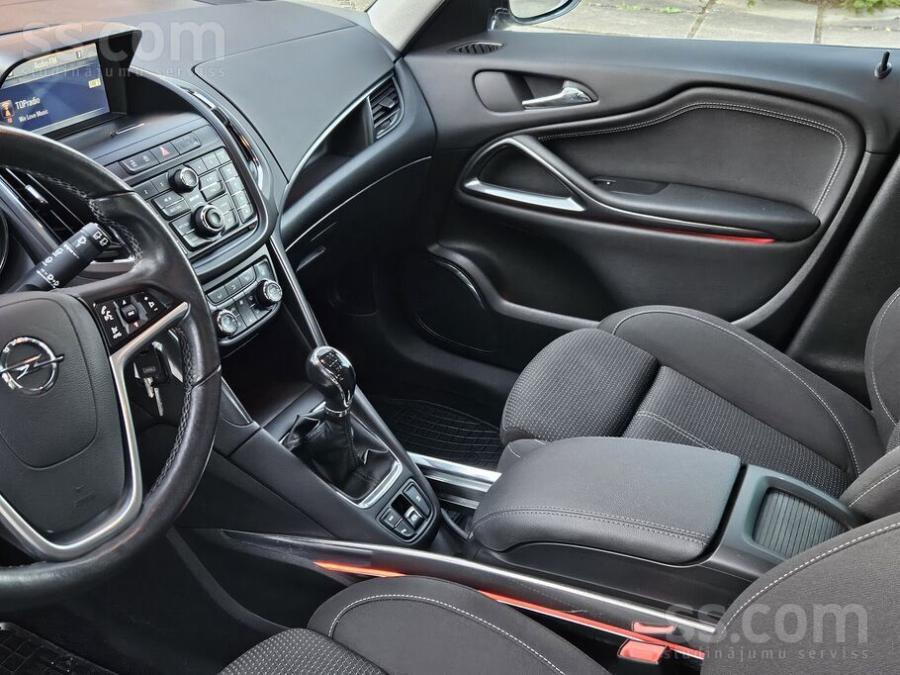 Grey Opel Zafira 2012 in Jekabpils, with an engine capacity of 2.00 L and mileage of 263 thousand km for 6290 €, photo 11 on AUTOMOTO.COM.LV