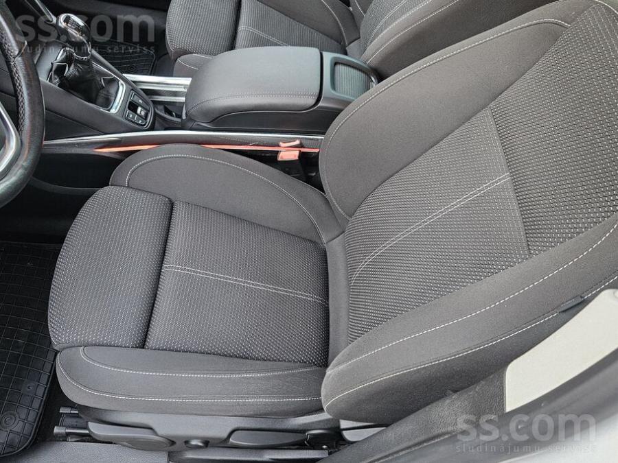 Grey Opel Zafira 2012 in Jekabpils, with an engine capacity of 2.00 L and mileage of 263 thousand km for 6290 €, photo 12 on AUTOMOTO.COM.LV