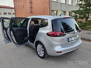 Grey Opel Zafira 2012 in Jekabpils, with an engine capacity of 2.00 L and mileage of 263 thousand km for 6290 €, photo 14 on AUTOMOTO.COM.LV
