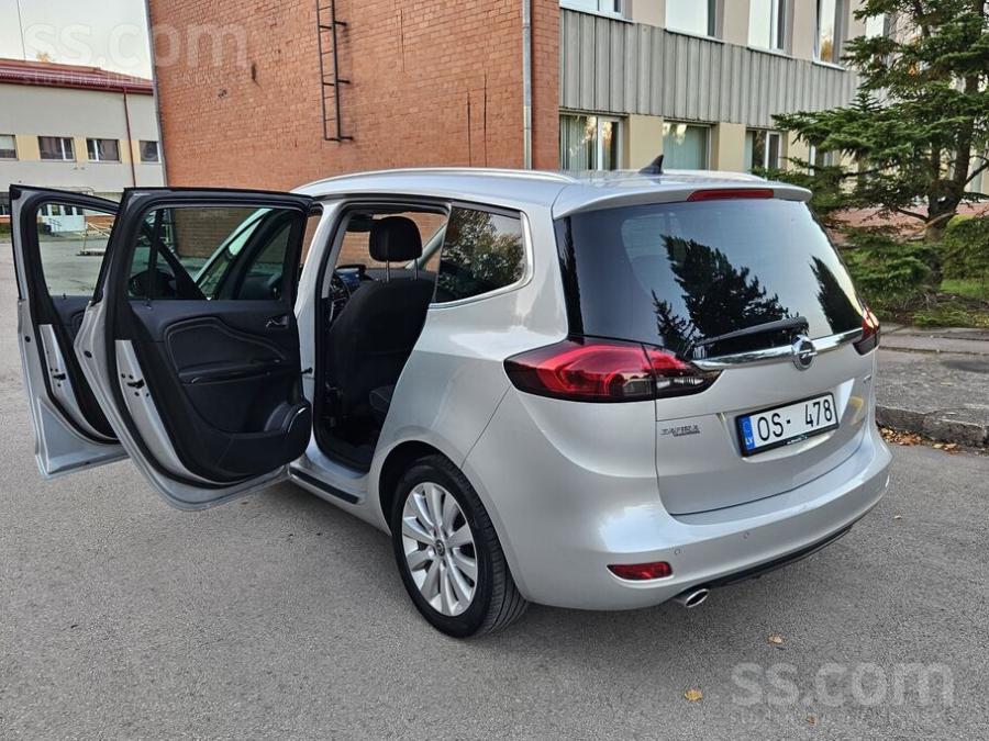 Grey Opel Zafira 2012 in Jekabpils, with an engine capacity of 2.00 L and mileage of 263 thousand km for 6290 €, photo 14 on AUTOMOTO.COM.LV